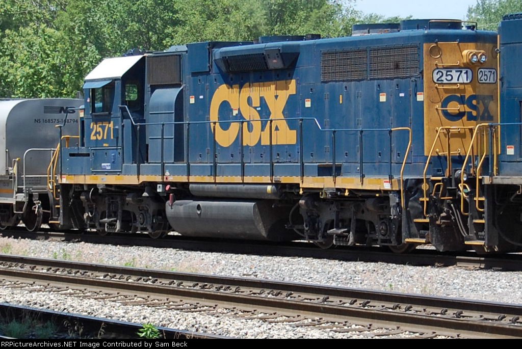 CSX 2571